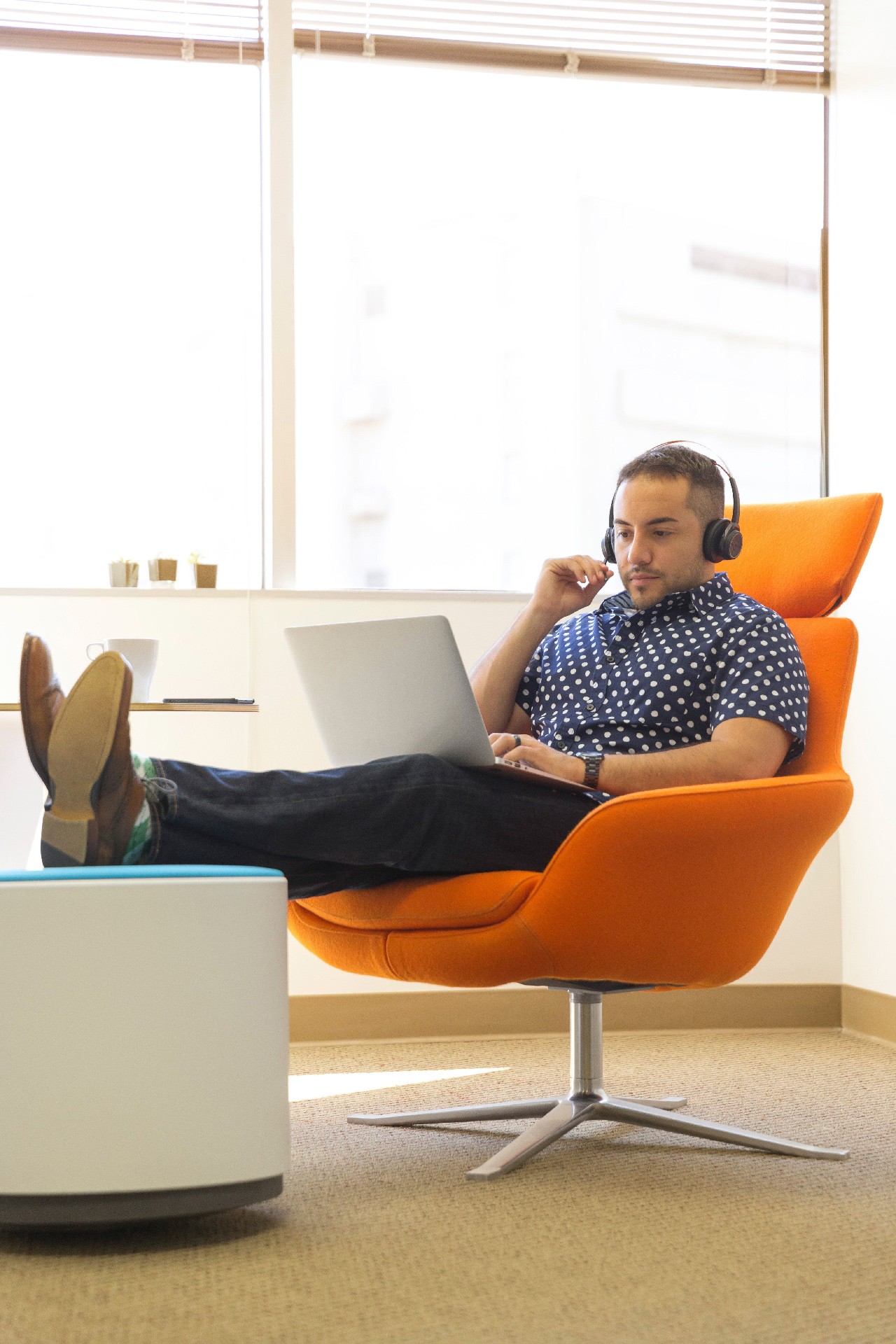 The 4 Best Ways To Block Distractions In Your Workspace | Insights ...